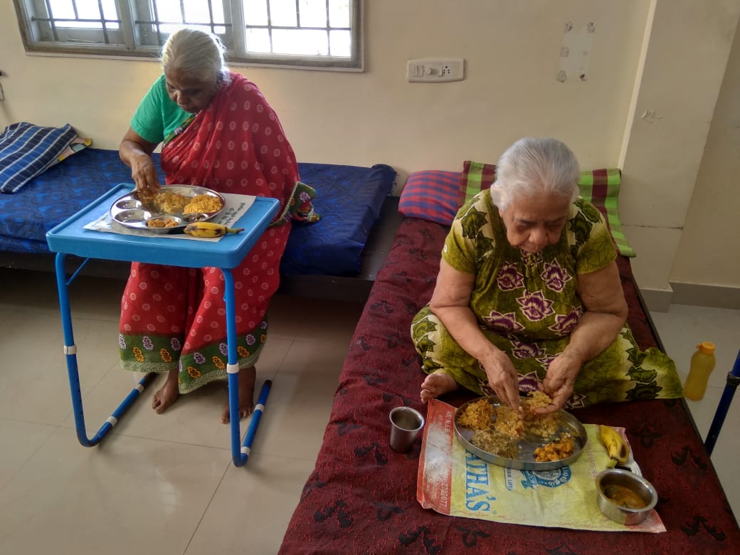 Contribute Towards Feeding The Elderly With Akshaya Trust | DonateKart