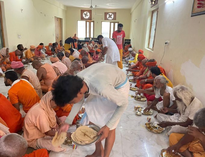 In this Daan Utsav, Help to make a world without hunger | DonateKart