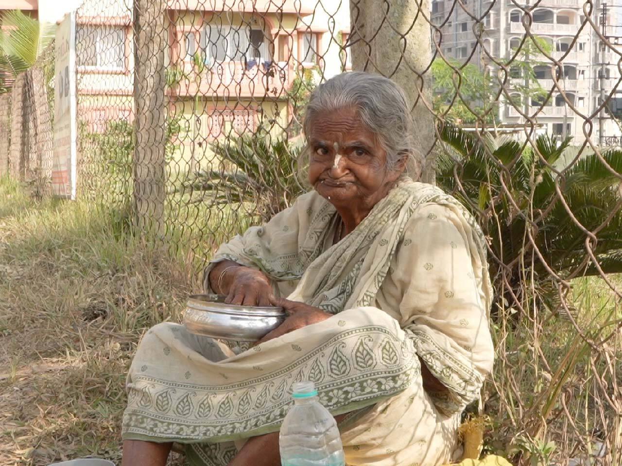 This Australian Has Made India His Home To Feed Hundreds Of Poor People ...