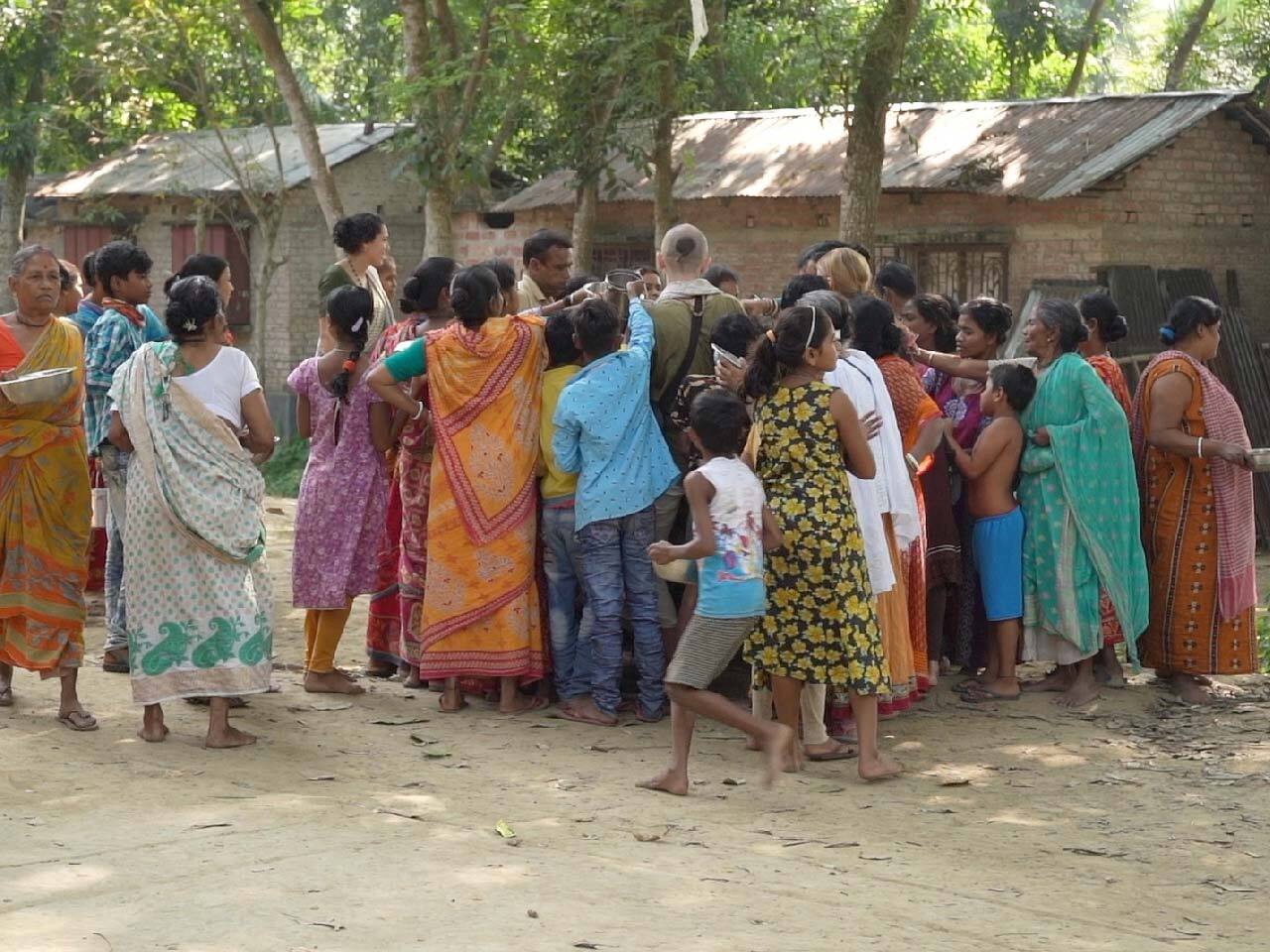 This Australian Has Made India His Home To Feed Hundreds Of Poor People ...