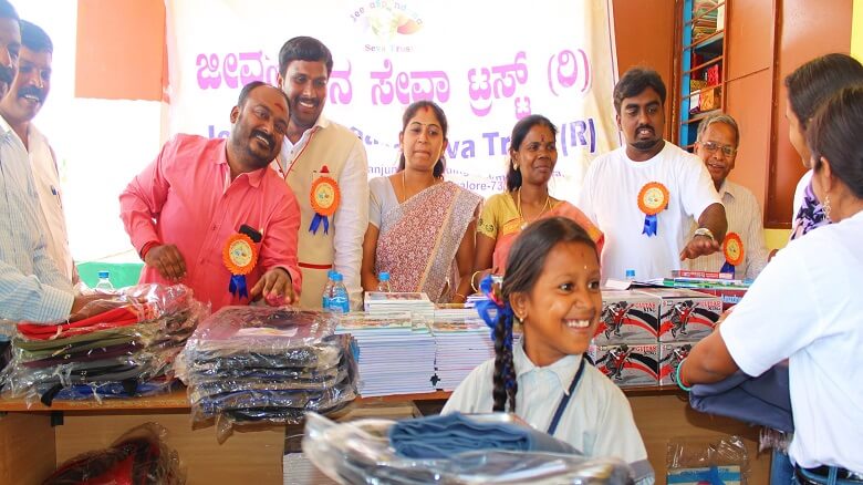 School Bag Drive For Poor Chidren | DonateKart